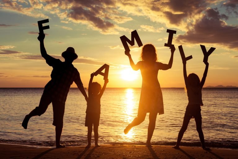 Why It’s Best to Stay in A Joint Family | makegreatamerica